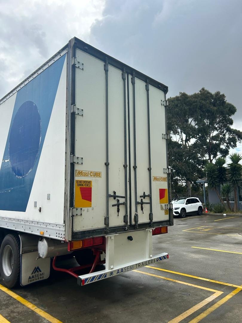 1997 Maxicube ST3 24 Pallet Chiller, Belly Locks Evap For Sale in ...