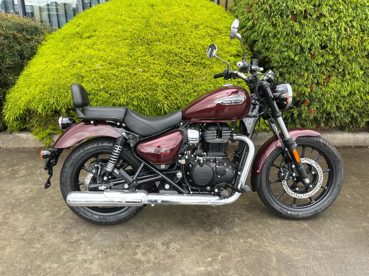 Royal Enfield Meteor 350 Stellar Red Colour, Meteor 350 Colours In ...