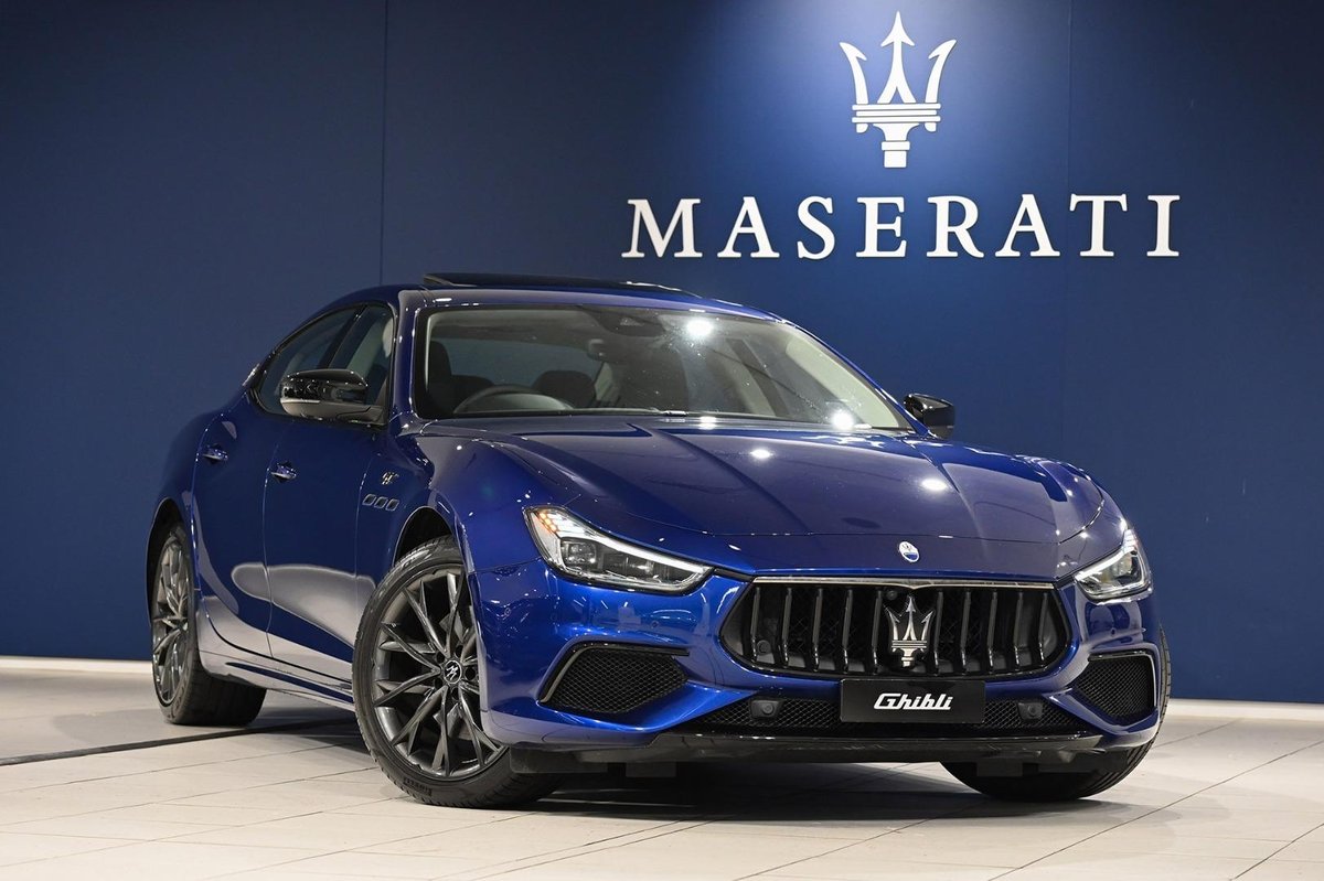 Maserati Ghibli Blu Emozione