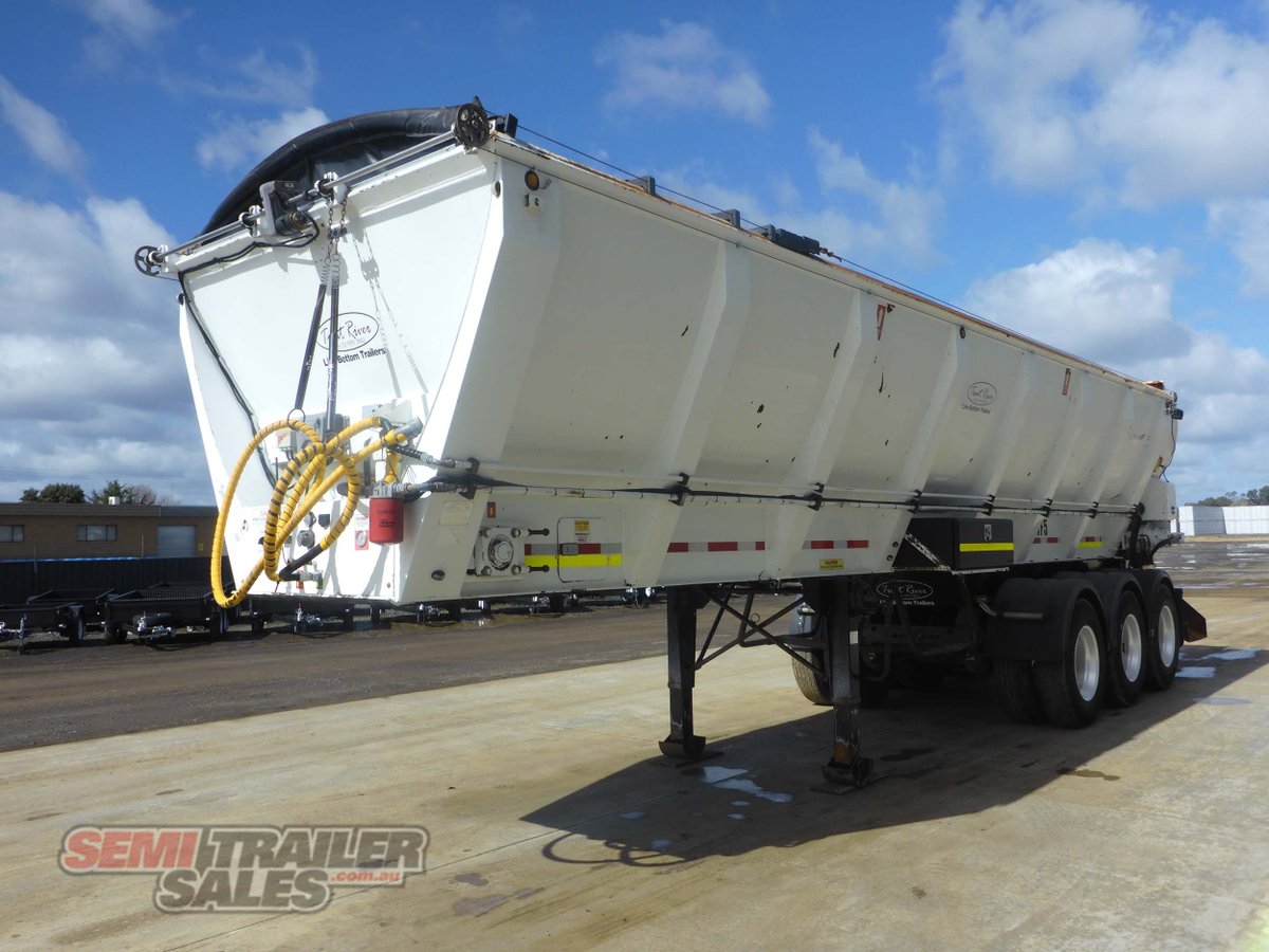 2013 AMS Trout River Live FLOOR Trailer - Rental For Sale in Epsom ...