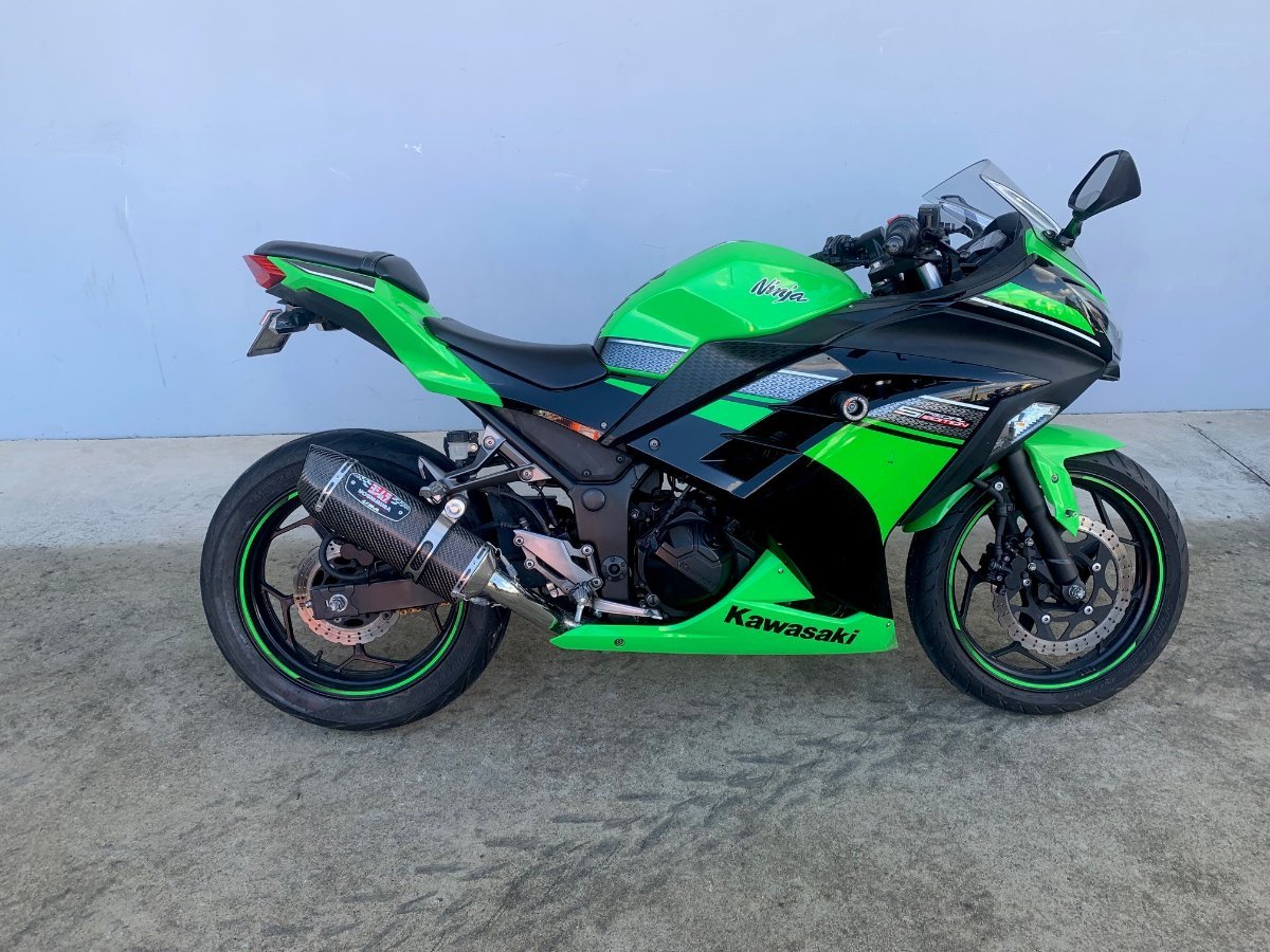 Kawasaki Ninja 300 Yellow
