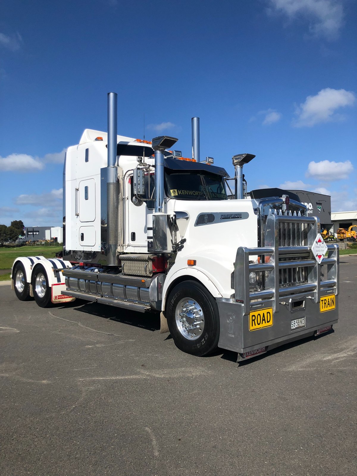 2015 Kenworth T909 For Sale in %%Cavan%% | CMV Truck Centre