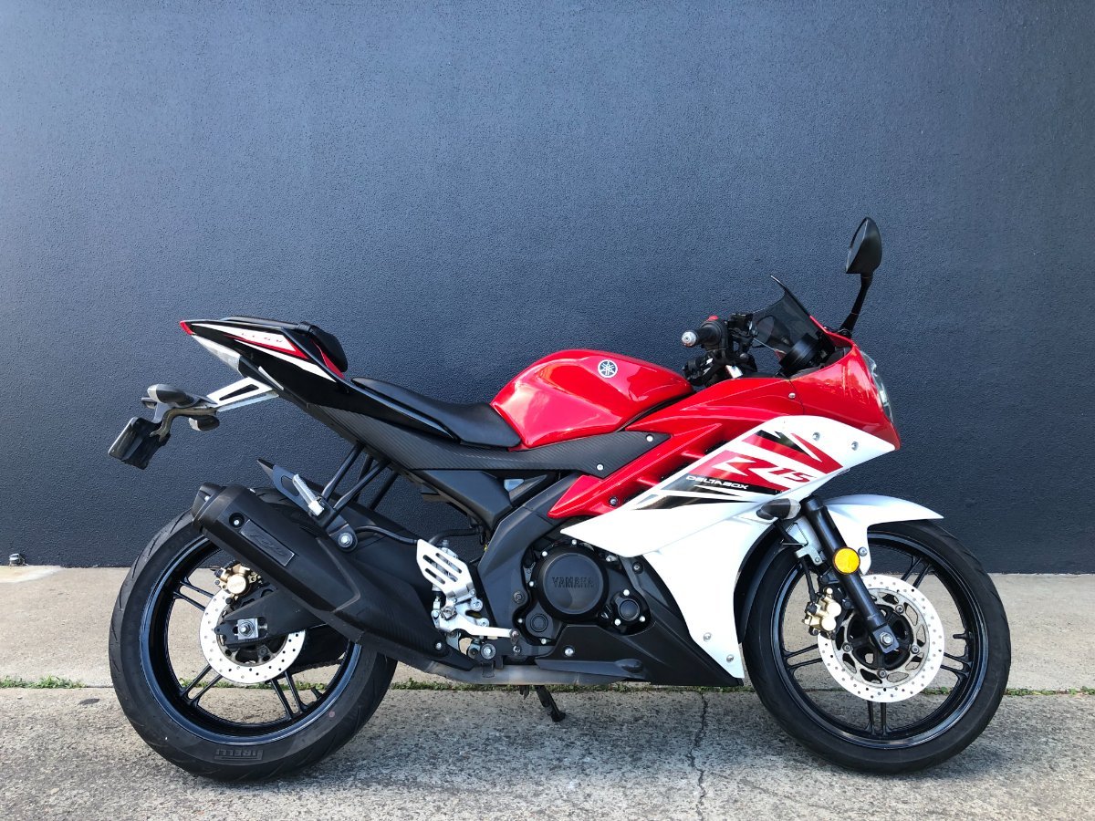 R15 V2 Red
