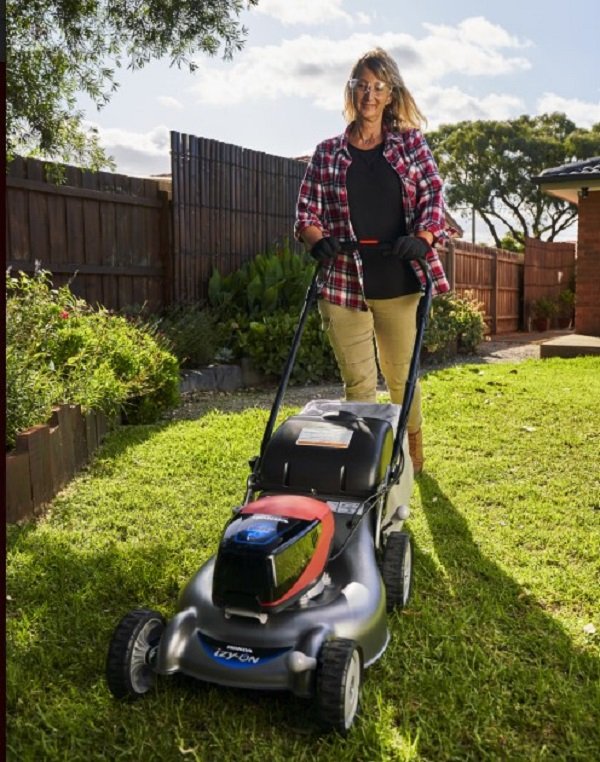 Honda HRG466XBS 36 Volt Self Propelled Mower For Sale in Midland Perth ...