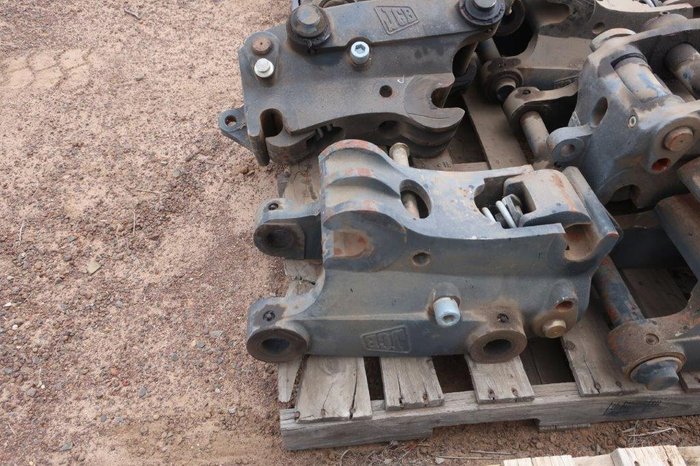 New & Used Equipment Dalby | Earthmoving, Machinery Dealer & Parts For ...